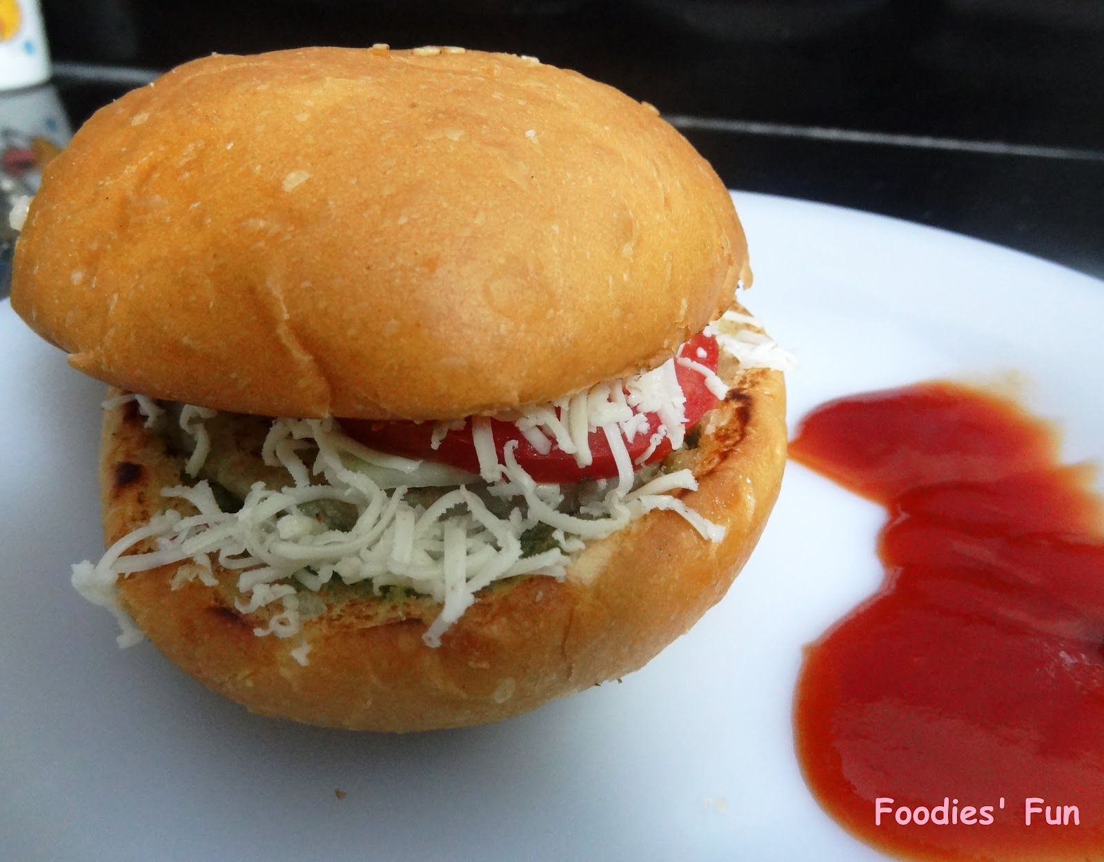 Foodies' Fun...: Aloo Burger
