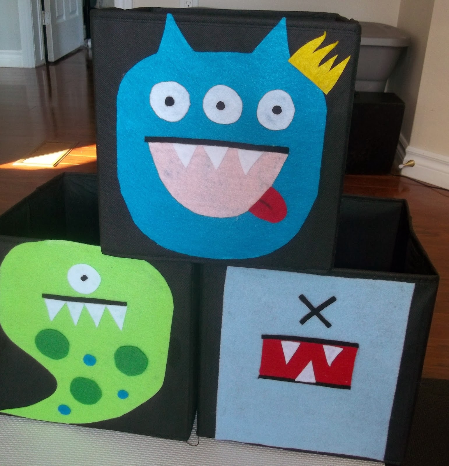 Dream in DIY: DIY Monster Storage Boxes
