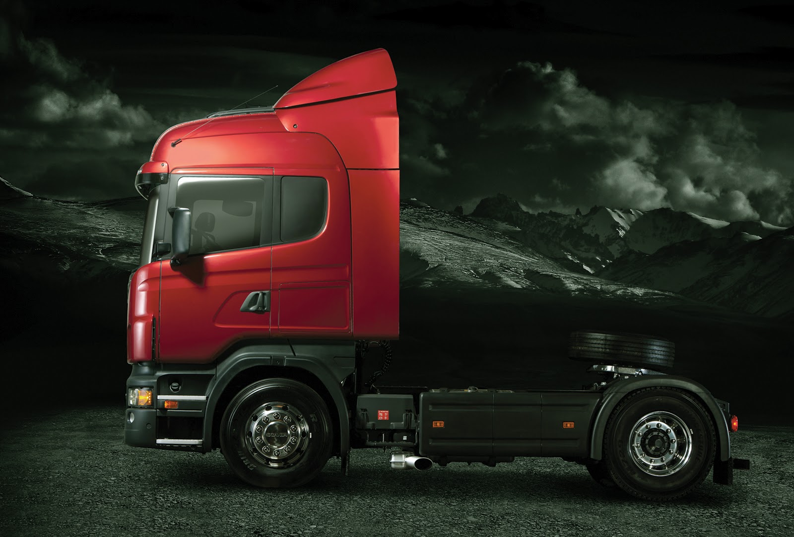 Revista EL REMOLQUE: SCANIA Presentó su Nuevo Camión R Highline V8 de ...