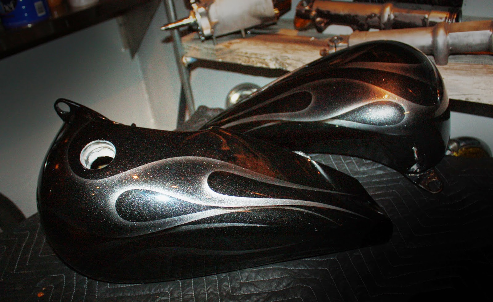 Online Motorcycle Paint Shop: Silver metallic Ghost flames