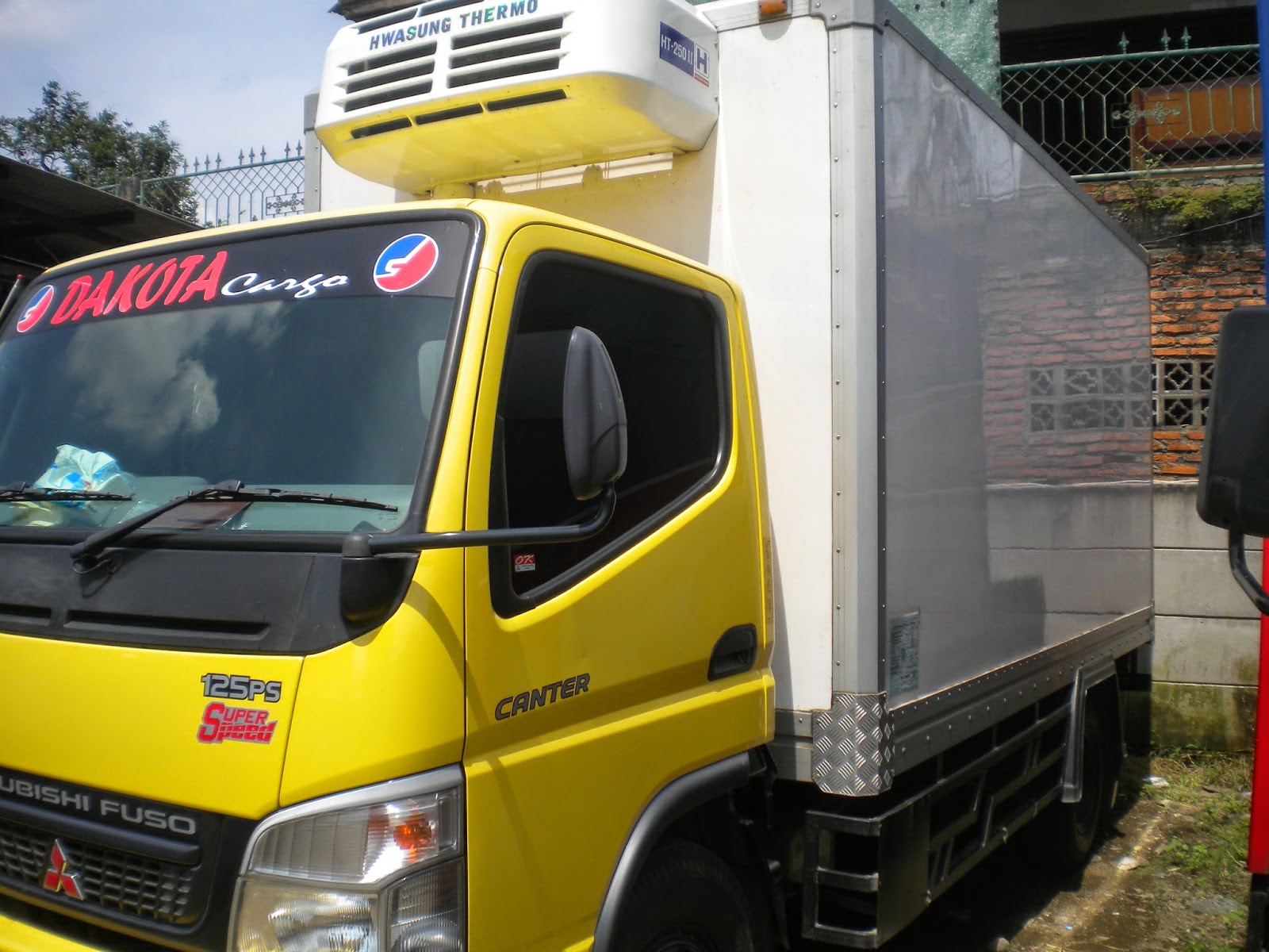 Dakota Cargo Official News Site: MOBIL BOX PENDINGIN ( CHLLER / REEFER )