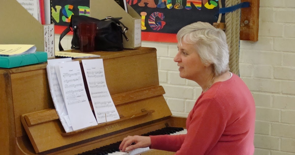 Hitcham's Blog: Mrs Armstrong leaves SRH after 27 years