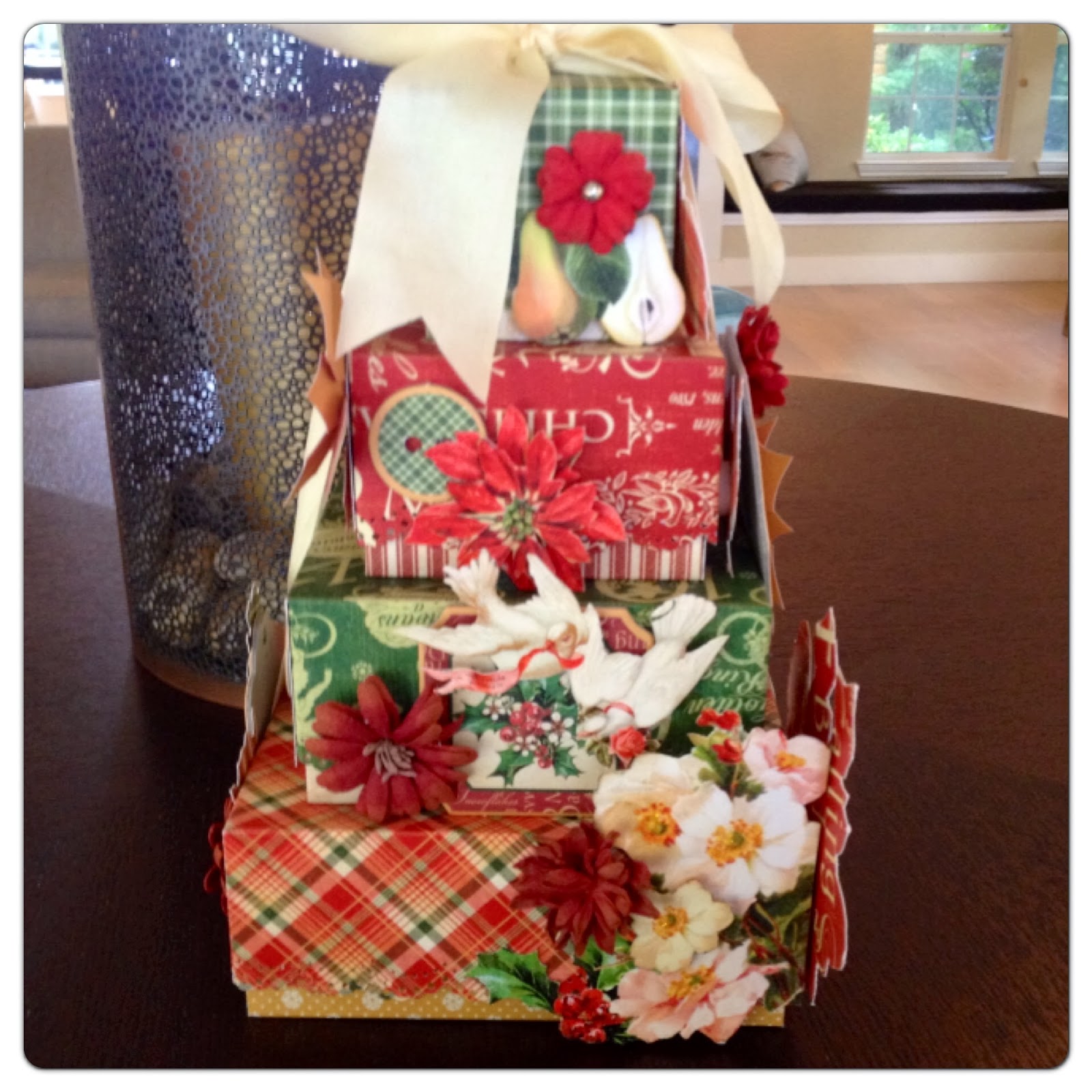 Paperiah: 12 Days of Christmas Stacking Boxes Tutorial