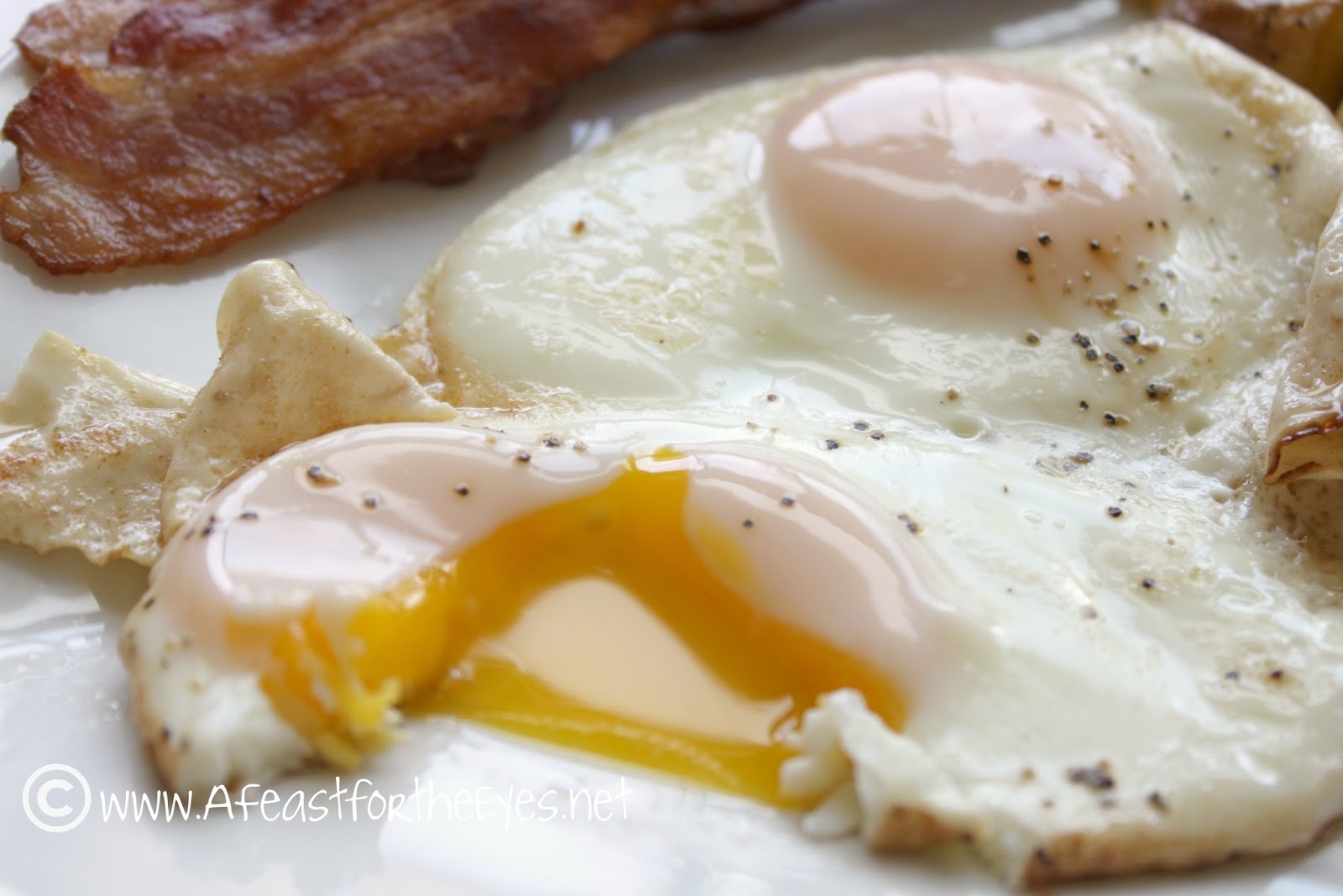 How to Make Perfect Fried Eggs - A Feast For The Eyes