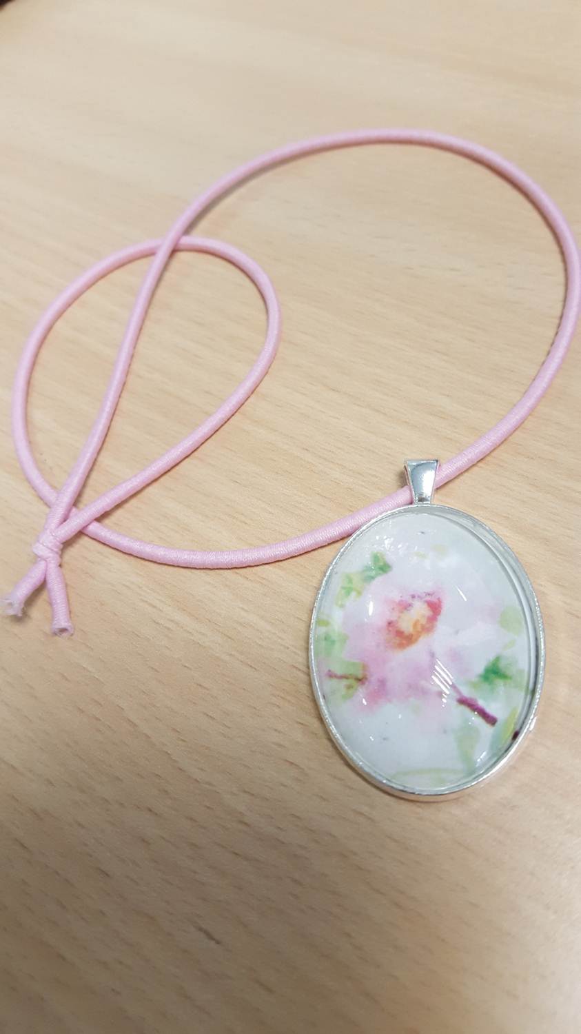 How to create a necklace using a simple elastic |Keeping it Real