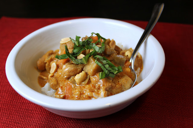 Robyn Cooks: Matsaman Curry