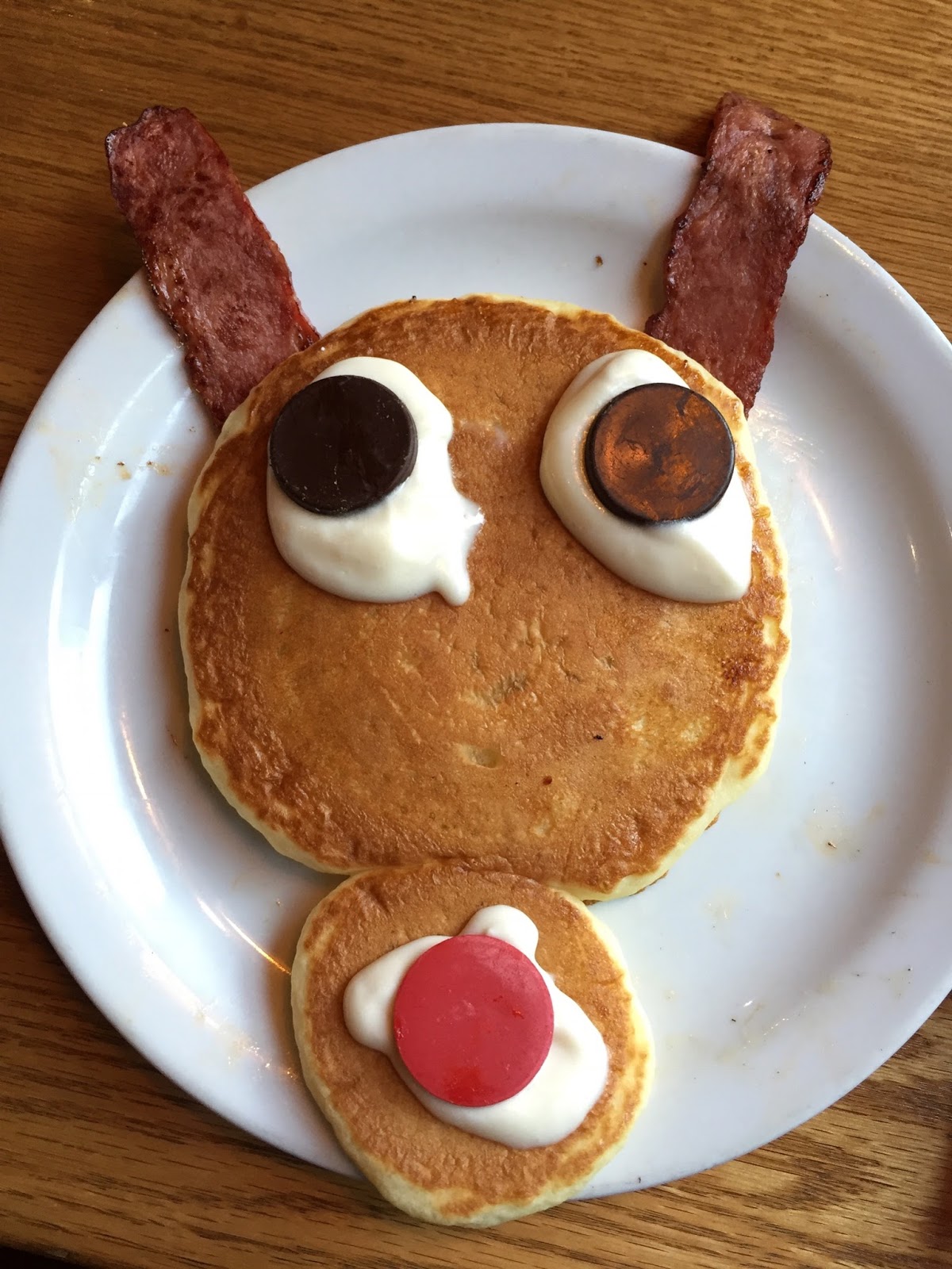 Rudolph Pancake Breakfast From Denny's / デニーズのルドルフ パンケーキ ブレックファスト ~ I'm ...