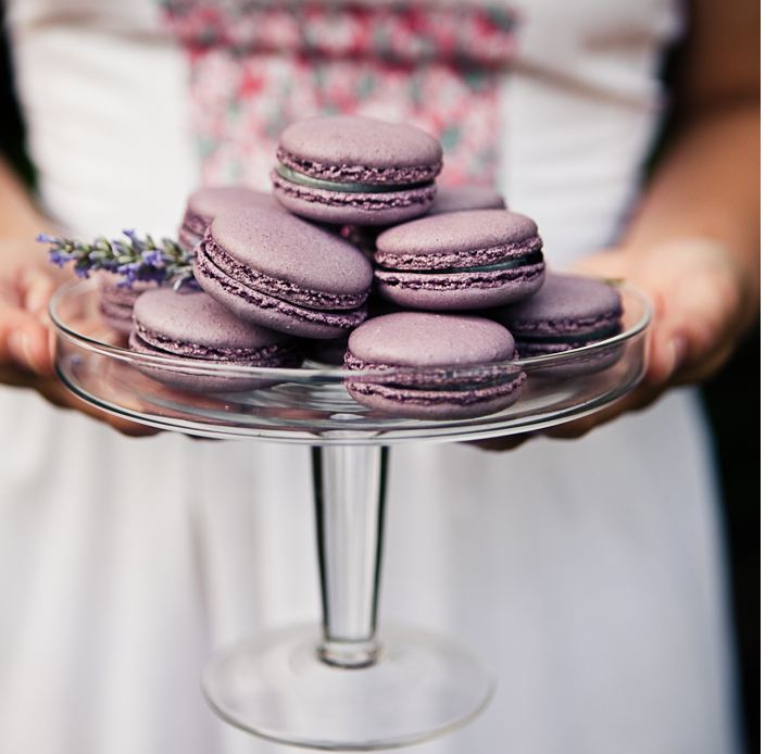 Life of a Vintage Lover: Wedding Dessert Trend: French Macarons