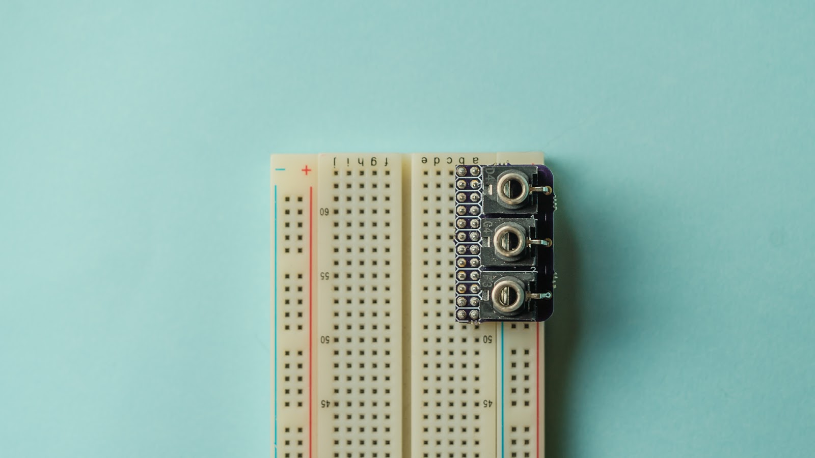 little-scale: Thonkiconn Breadboard Adapter for Eurorack Connections