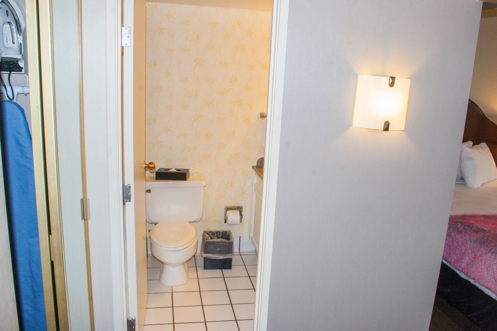 Atlantic City Hotel Rooms: Flamingo Las Vegas "Fab" Room 14070 (7/2012)