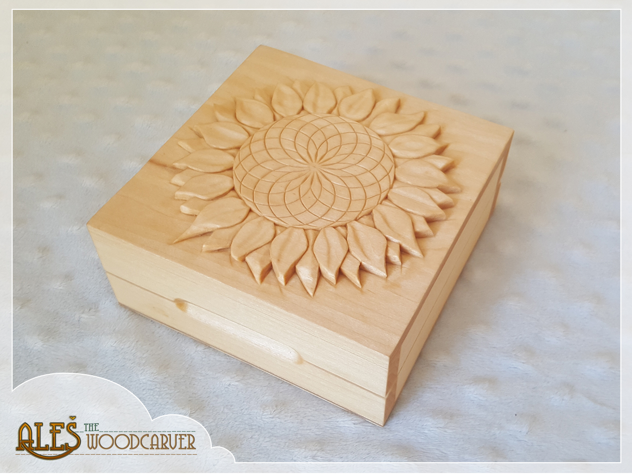 Ales the woodcarver: Sunflower ring box, relief carving