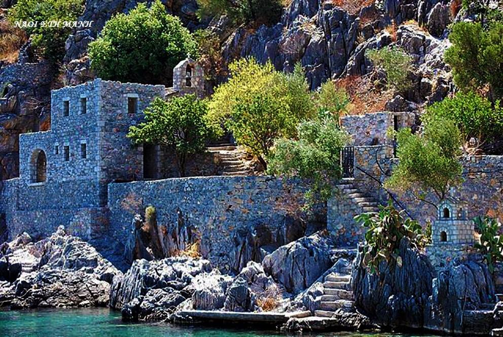 ΝΑΟΙ ΣΤΗ ΜΑΝΗ: ΝΥΦΙ ΑΛΥΠΑ, ΠΑΝΑΓΙΑ