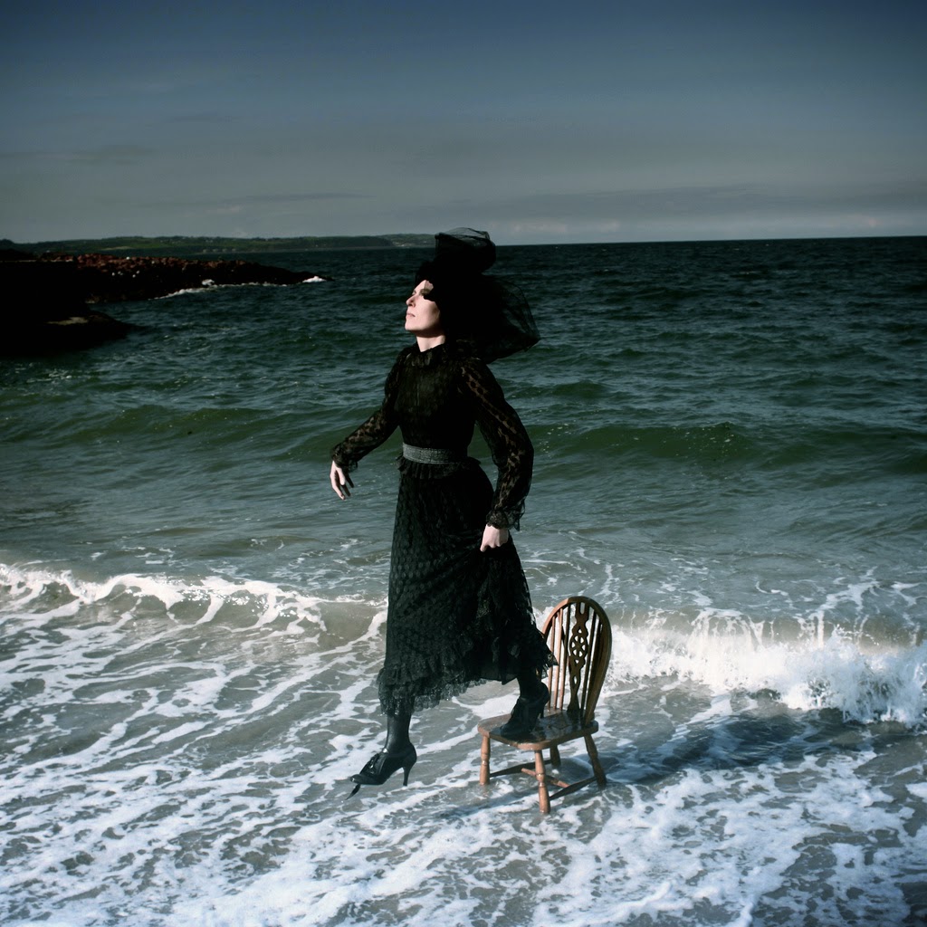 INTO THE VAGUE: The World of Helen Warner