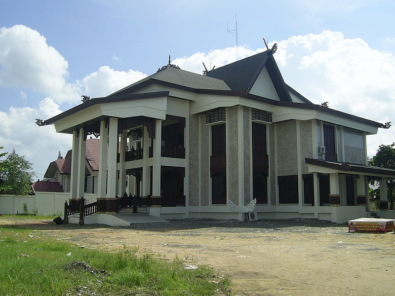 TranQuilitY HaTi: Seni Rupa Rumah Adat Masyarakat Banjar di Banjarmasin