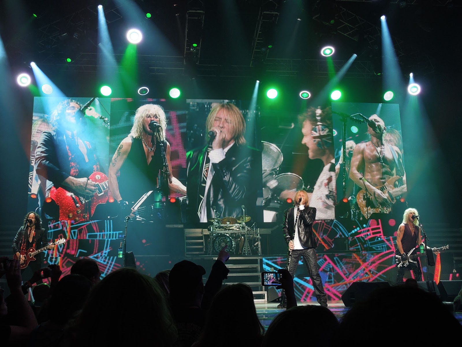 LIVE ROCK GIG: DEF LEPPARD - Photos,Set List and Video - The Joint ...
