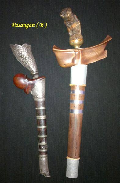 Badai Mencak Kelambit Biru: Keris Sisip Pelengkap Busana Melayu ...