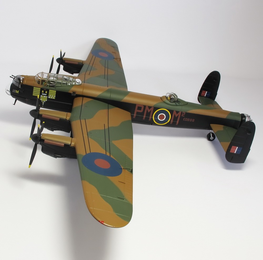 Dora 9 Diecast: Corgi AA32624 , Lancaster PM-M2 , ED888 , No.103 Sqn.