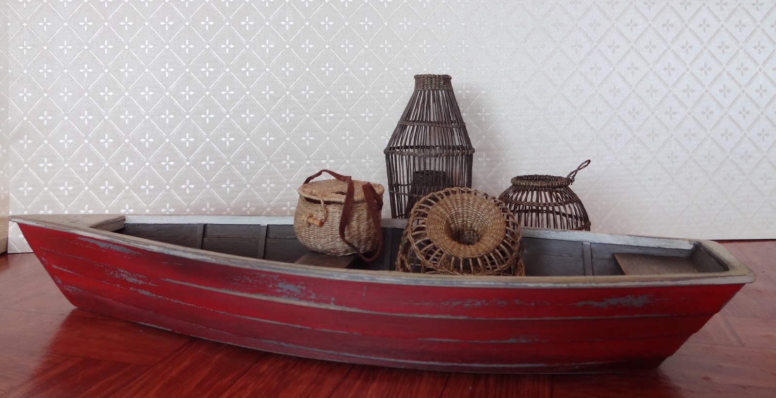 Basketcase Miniatures: One of the row boats painted..........