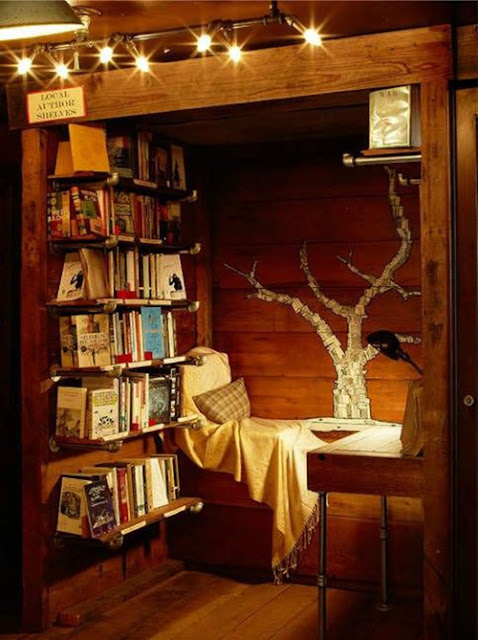 The Times New Roman: Luxe Living: The Book Nook