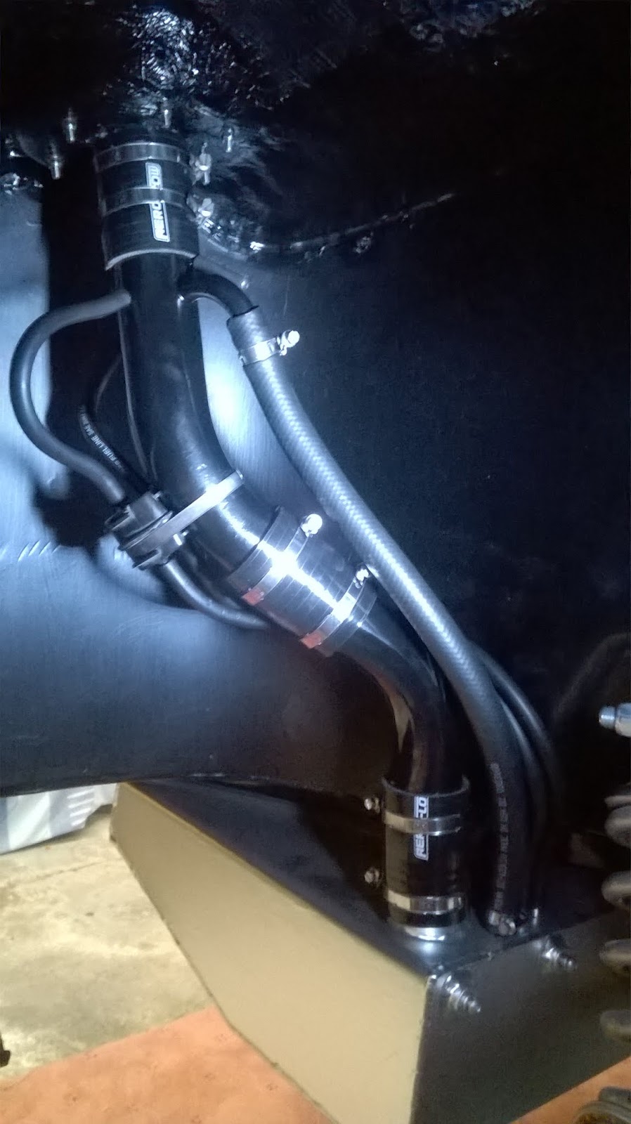 Classic Revival AC Cobra Replica SC 427 : Fuel tank and VE Commodore V8 ...