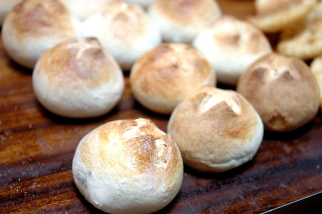 DUDE FOR FOOD: Rediscovering the Local Bread Culture: Philippine Breads ...