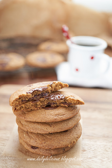 dailydelicious thai: Chewy Chocolate Chunk Cookies