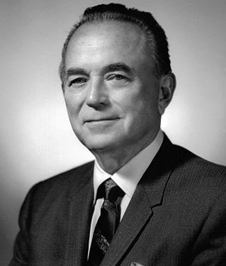 BIOGRAPHY OF BUSINESS PEOPLE: Raymond Albert Kroc: true founder of ...