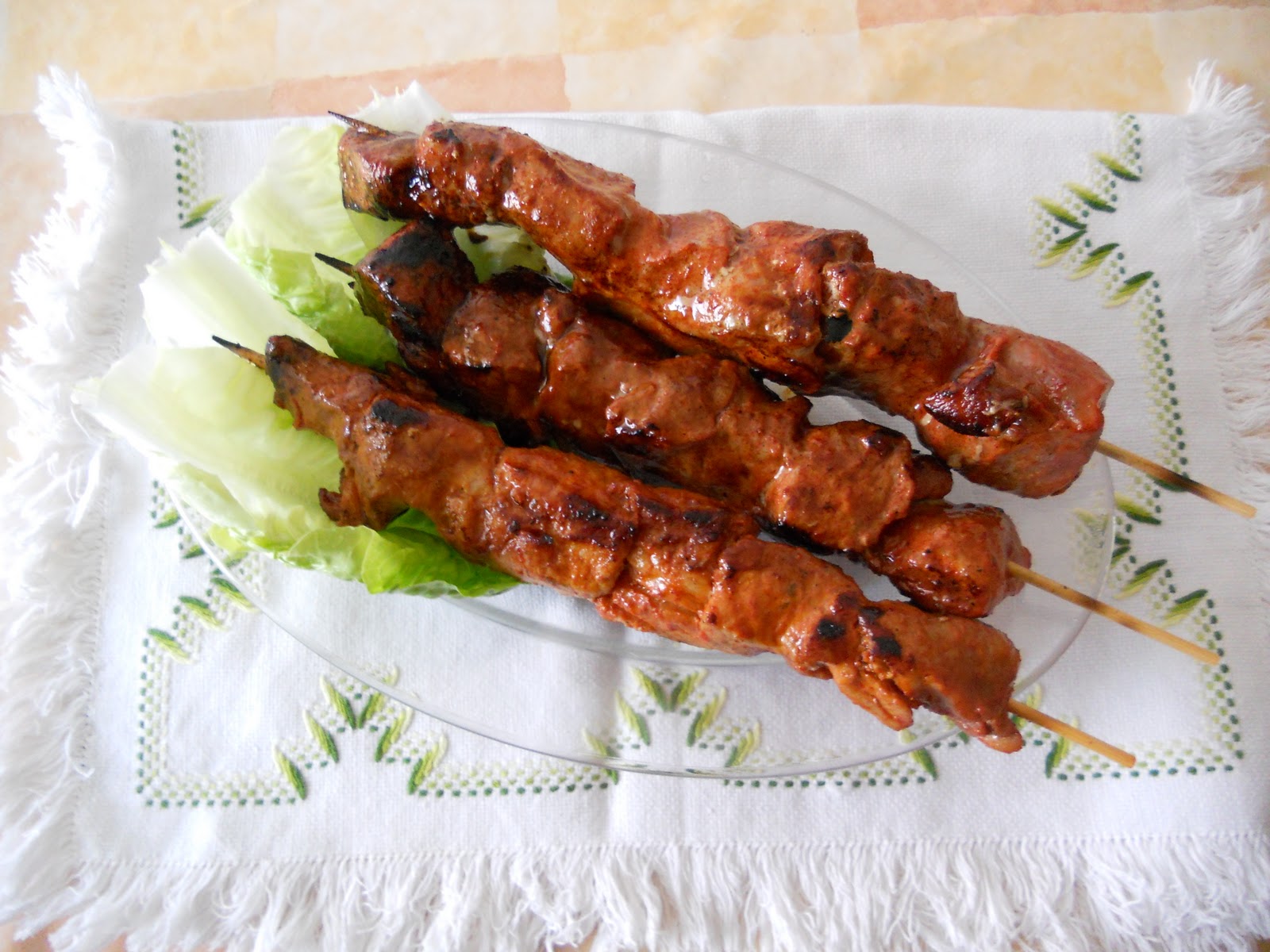 LIMÓN Y PIMENTÓN: Pinchos morunos al estilo murciano
