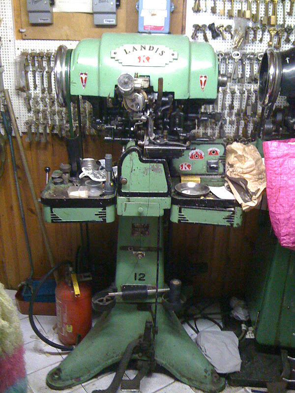 cordonnerie maroquinerie bagagerie sellerie: Les différentes machines à ...