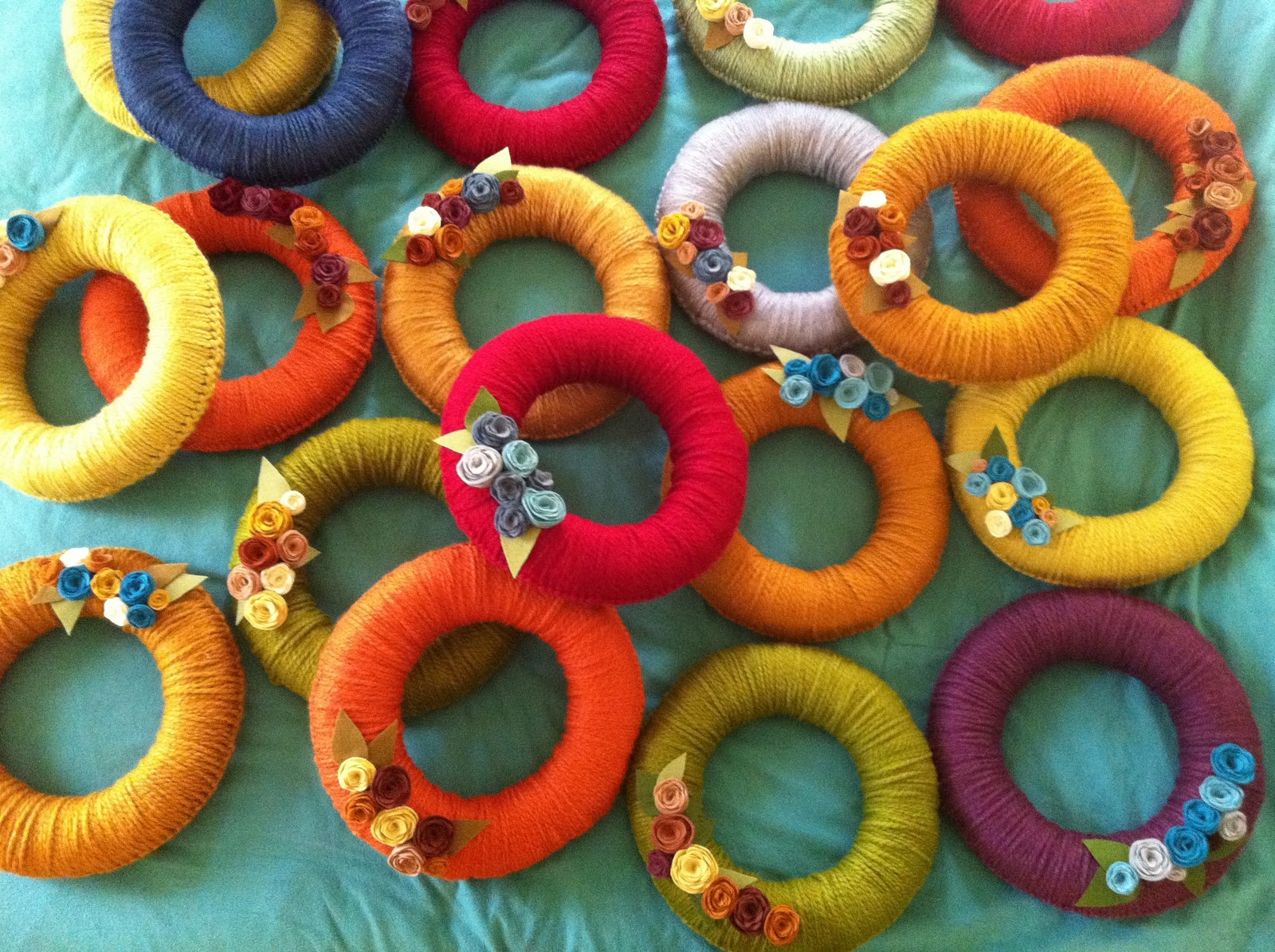 orinui: Yarn Wrapped Wreaths