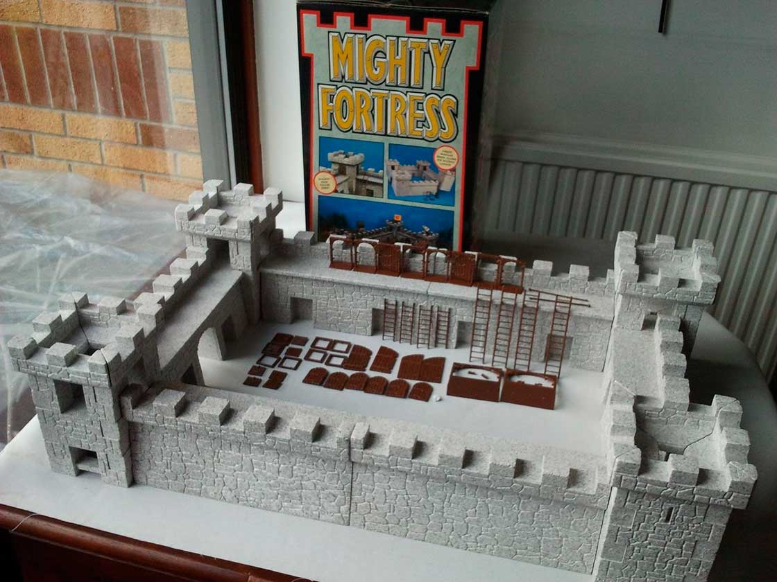 Oldhammerspain: The Mighty Fortress Games Workshop