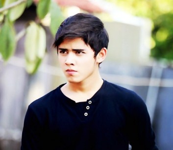 Biodata Dan Foto Aliando Syarief Lengkap Banget - Kumpulan Sipnosis Dan ...