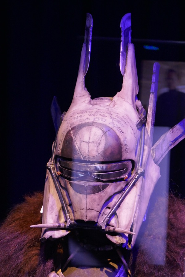 Hollywood Movie Costumes and Props: Dryden Vos and Enfys Nest costumes ...