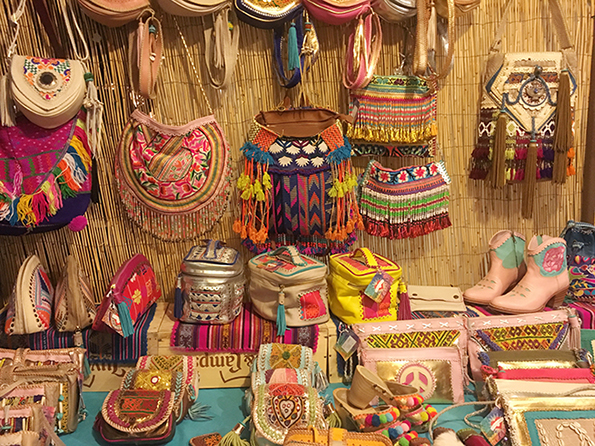 scostumista: LAS DALIAS HIPPY MARKET-IBIZA