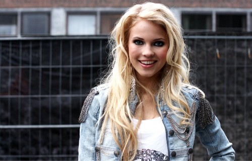 View topic - .:Ƥαяα∂ιƨɛ Ɔιтʏ:. Teen Romance: Four more open spots ...