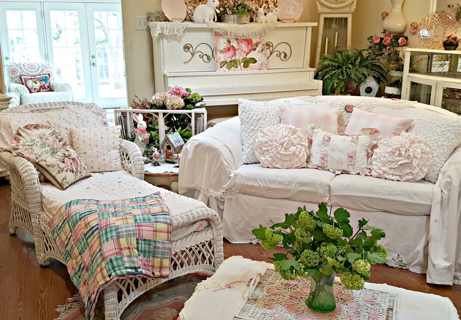 Penny's Vintage Home: Breakfast in Bed Tray Used Three Ways