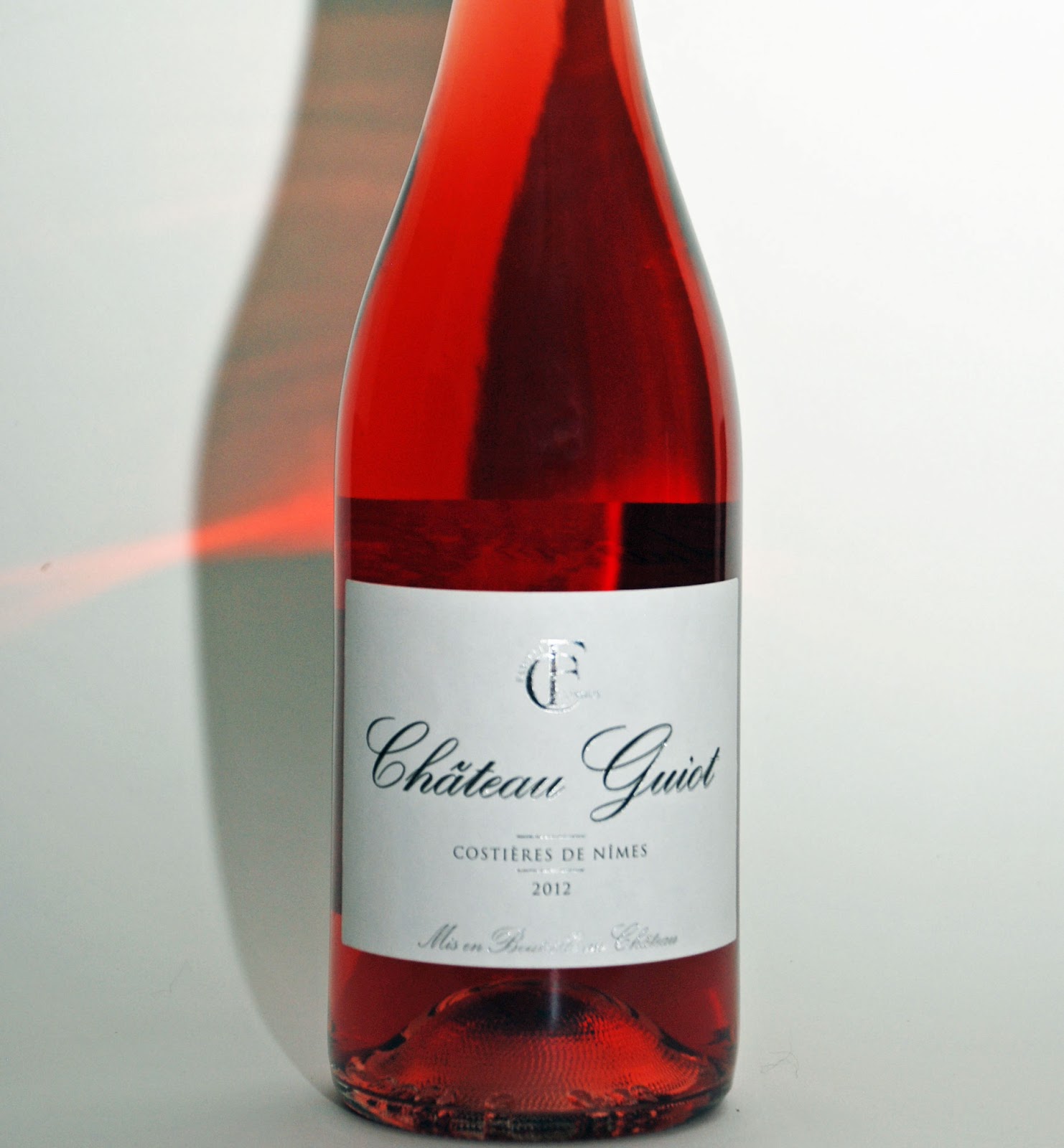 Two Dogs, a Flamingo and a Bottle of Wine: Chateau Guiot