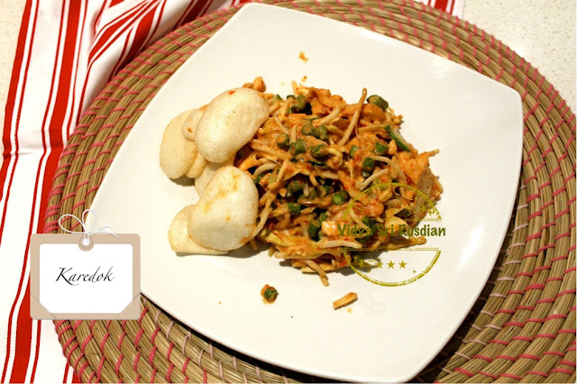 Widya Sri Rusdianti's Kitchen: INDONESIAN FRESH PEANUT SALAD (KAREDOK)