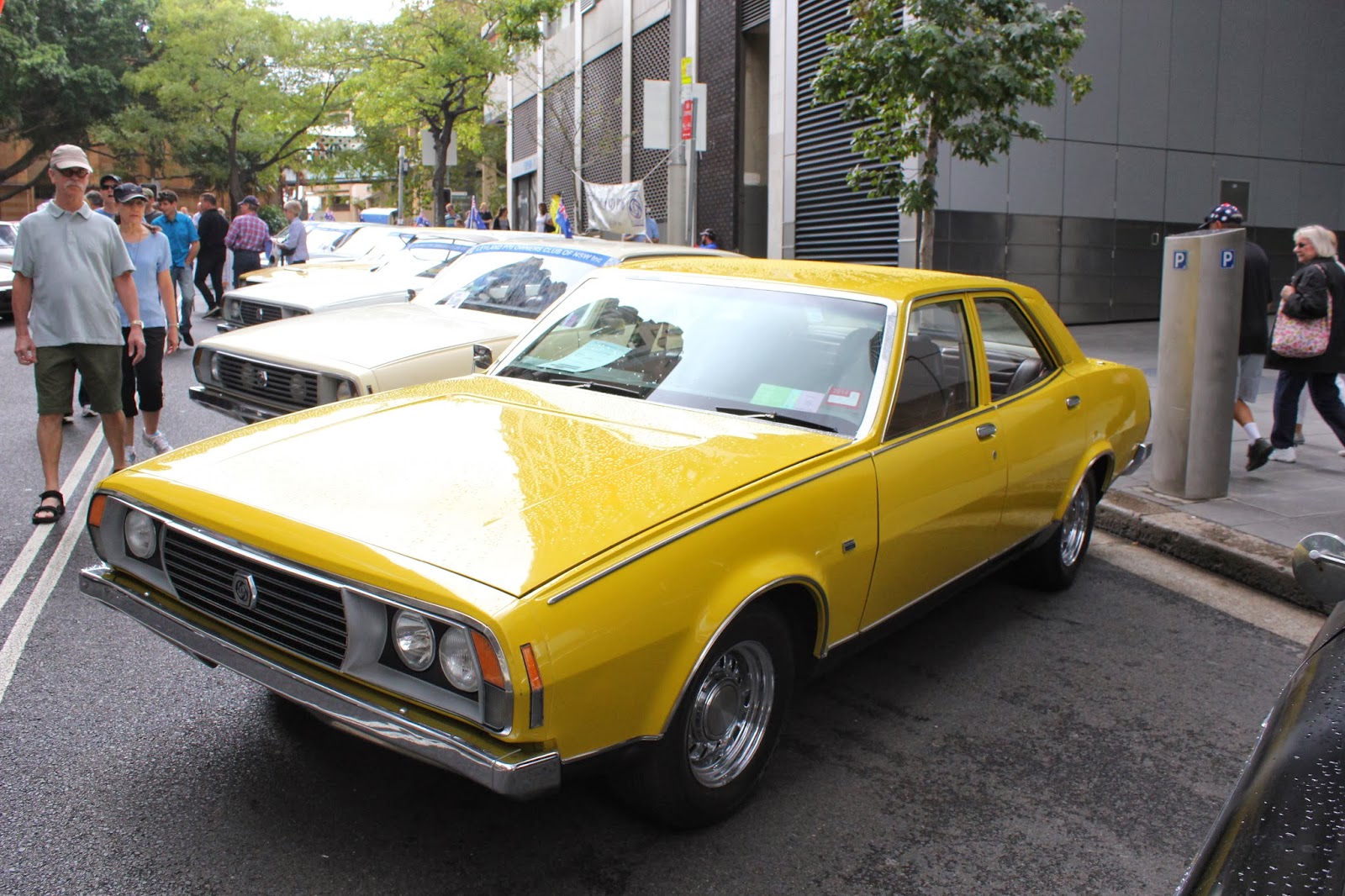 Aussie Old Parked Cars: 1974 Leyland P76 Super V8 4 speed