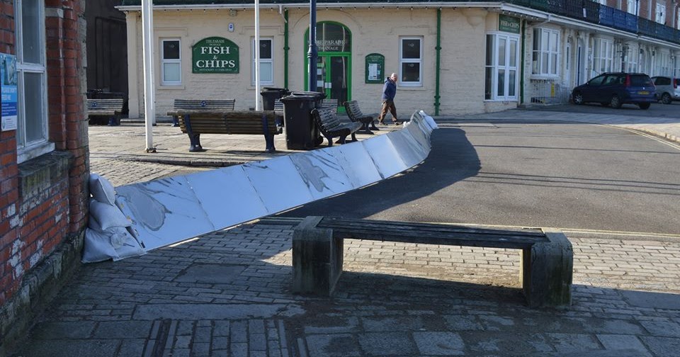 Swanage Coastguard Rescue Team : Temporary Sea Defence - First Deployment