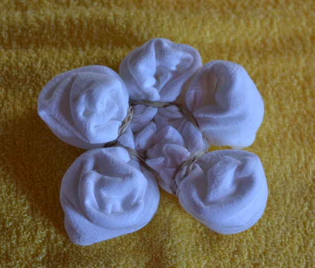 The Sew*er, The Caker, The CopyCat Maker: Kitchen Towel Flower