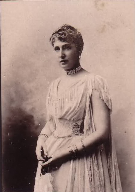 Arrayed in Gold: The First American Princess of Monaco: Alice Heine