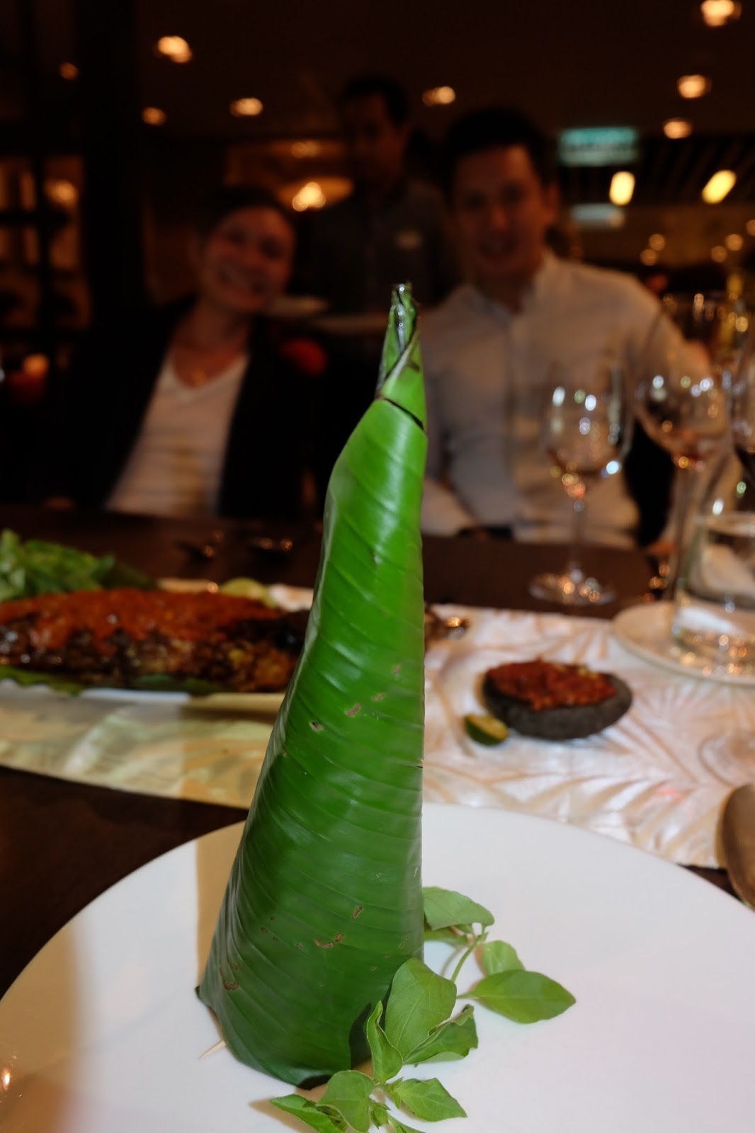 Kee Hua Chee Live!: DANCING FISH AT BANGSAR SHOPPING CENTRE IS BOTH THE ...