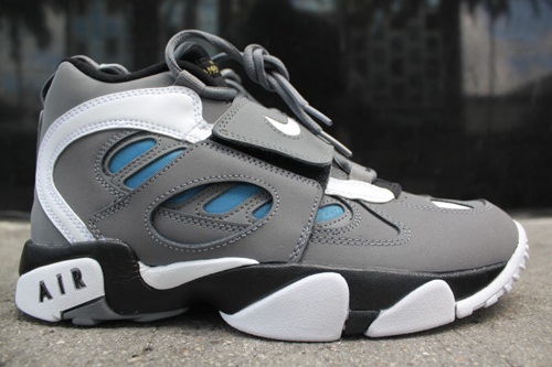 Nike Diamond Turf 2 now available at retailers for only $120.00 nice ...