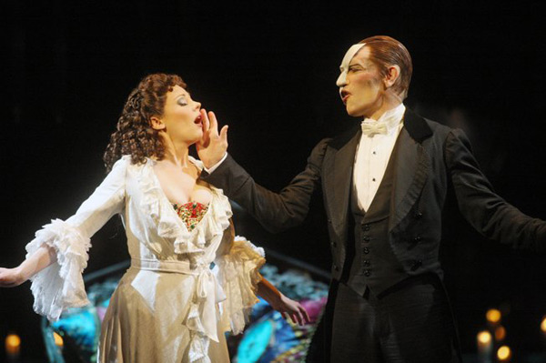 The Hopeful Traveler: Review: 'Phantom The Las Vegas Spectacular' at ...
