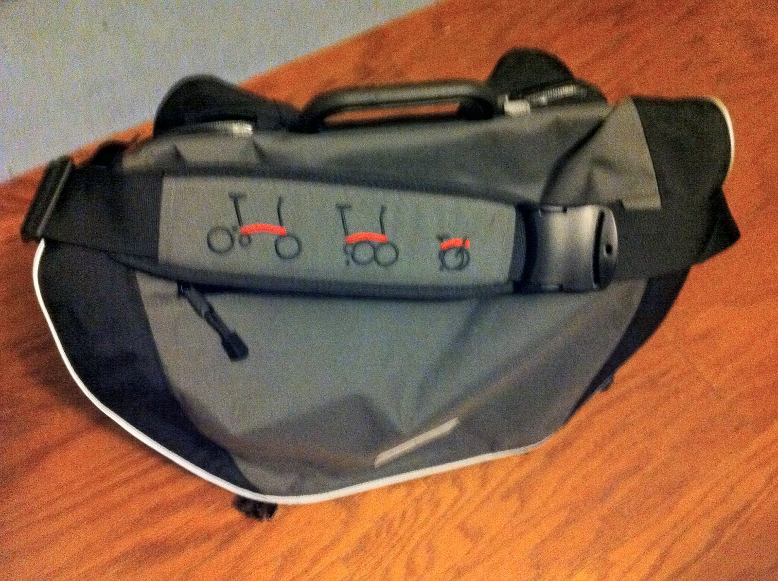 The Dirty Brompton: Brompton C-Bag Review: Capacity & Visibility