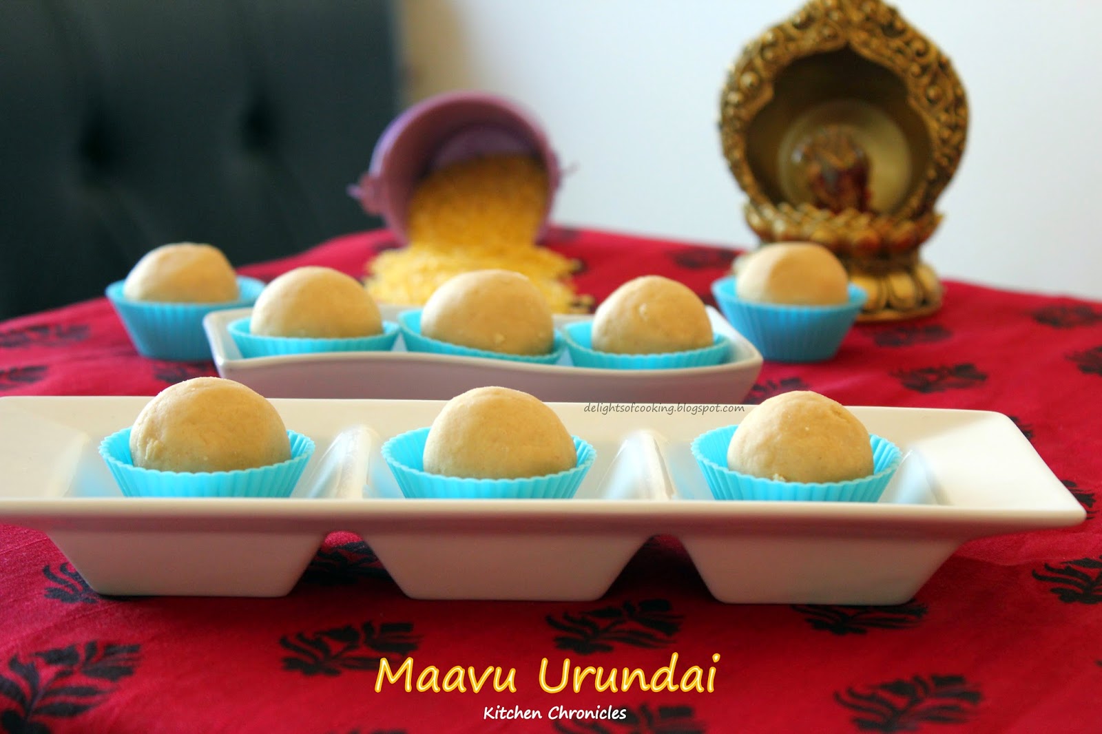 Classic Chettinad Kitchen: Maavu Urundai / Moong Dhal Laddoo