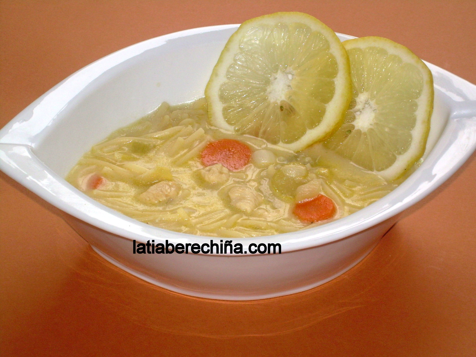 El blog de la tia Berechiña: Sopa de pollo y crema de limón con espaguetis.