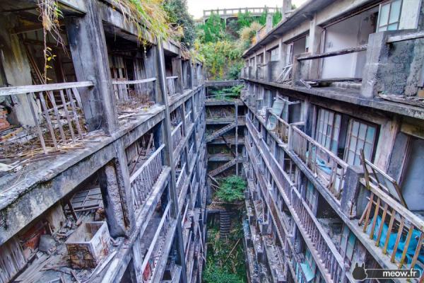 MikeLiveira's Space: Hashima Island – Creepy Japanese Ghost Town