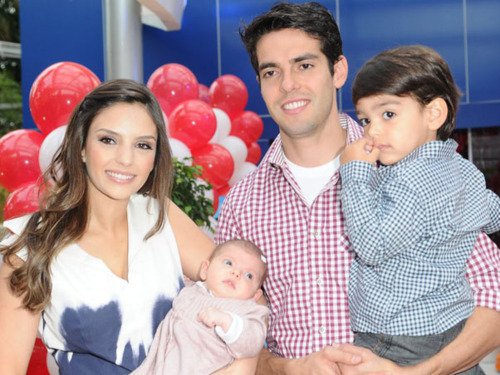 Soccer Legends Pics: kaka with family